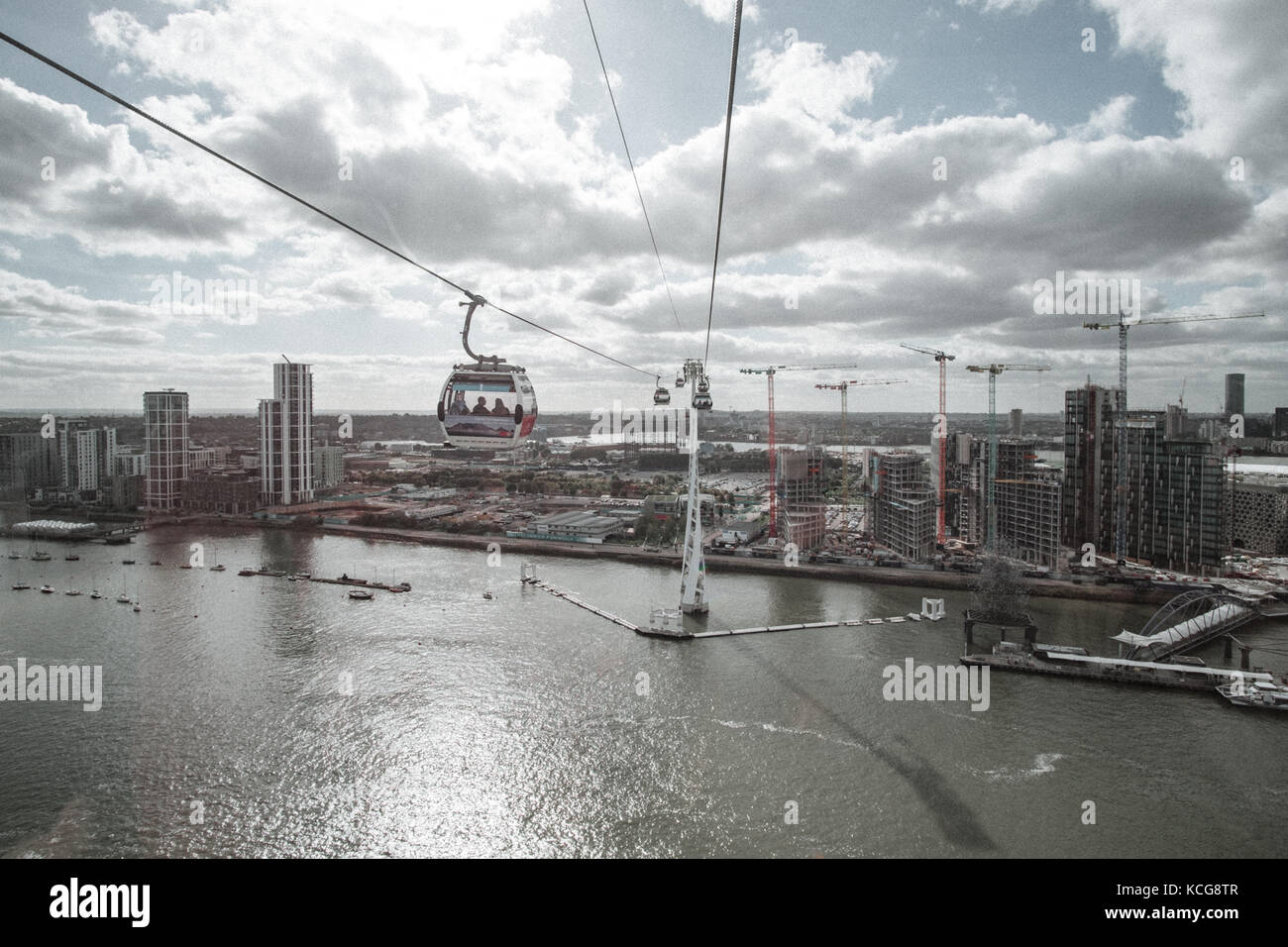 Emirates skyline hi-res stock photography and images - Alamy