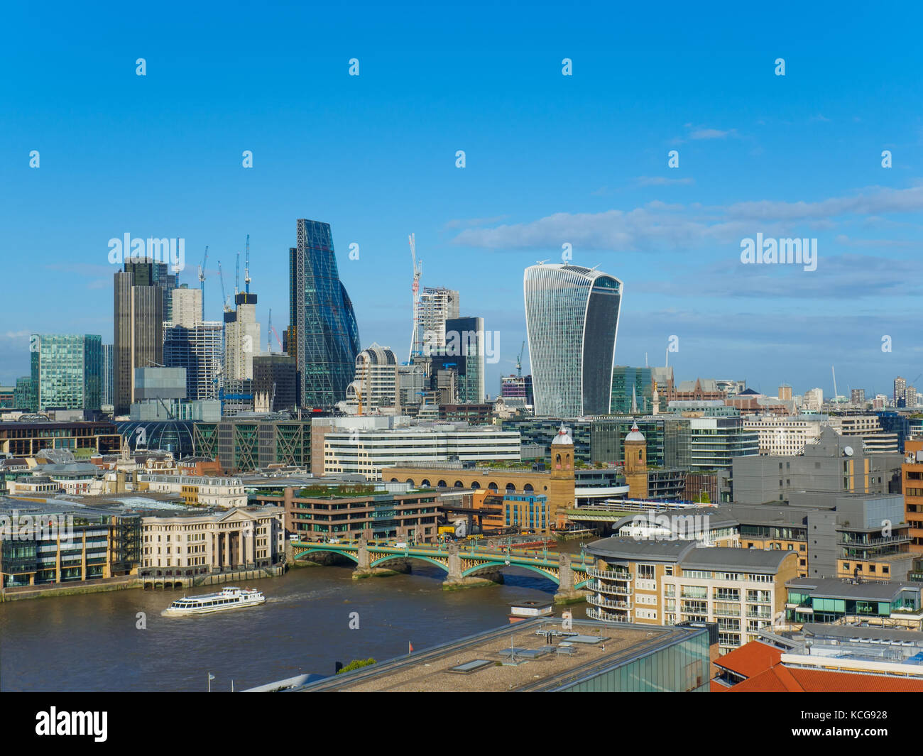 North london skyline church hi-res stock photography and images - Alamy