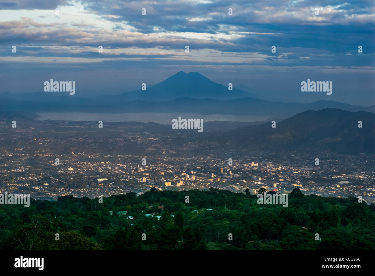 Ilopango volcano hi-res stock photography and images - Alamy