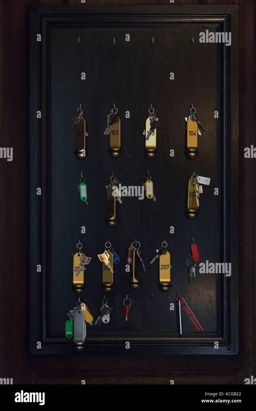Hotel room keys hi-res stock photography and images - Alamy