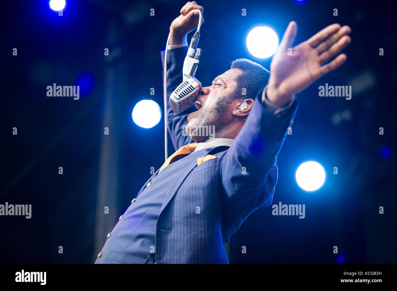 Vintage trouble hi-res stock photography and images - Alamy