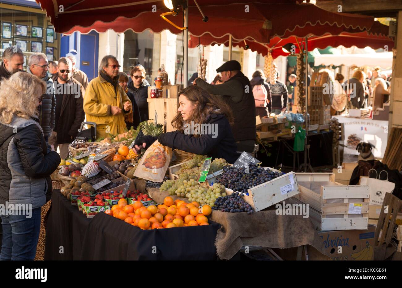 Saturday Market, Beaune, Burgundy, France Stock Photo - Alamy