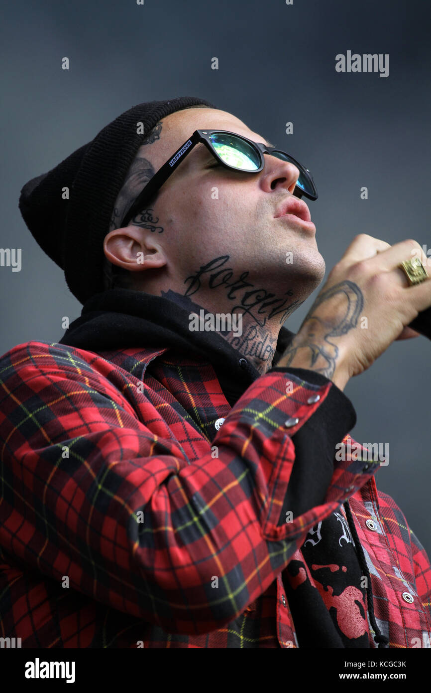 Michael Wayne Teresa Wayne