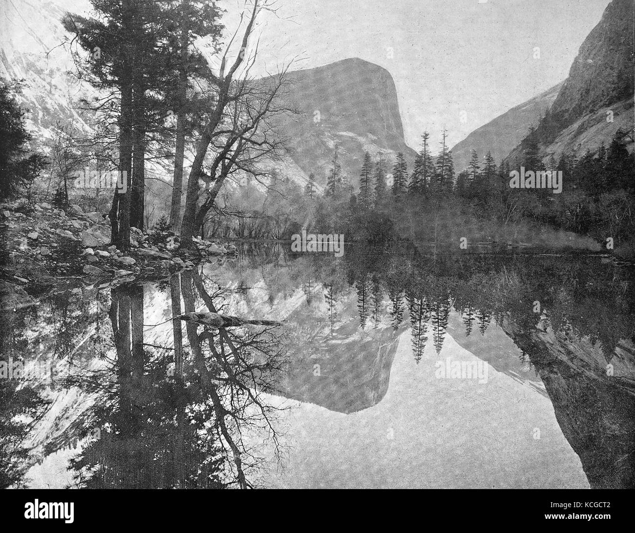 Small lake in park Black and White Stock Photos & Images - Alamy