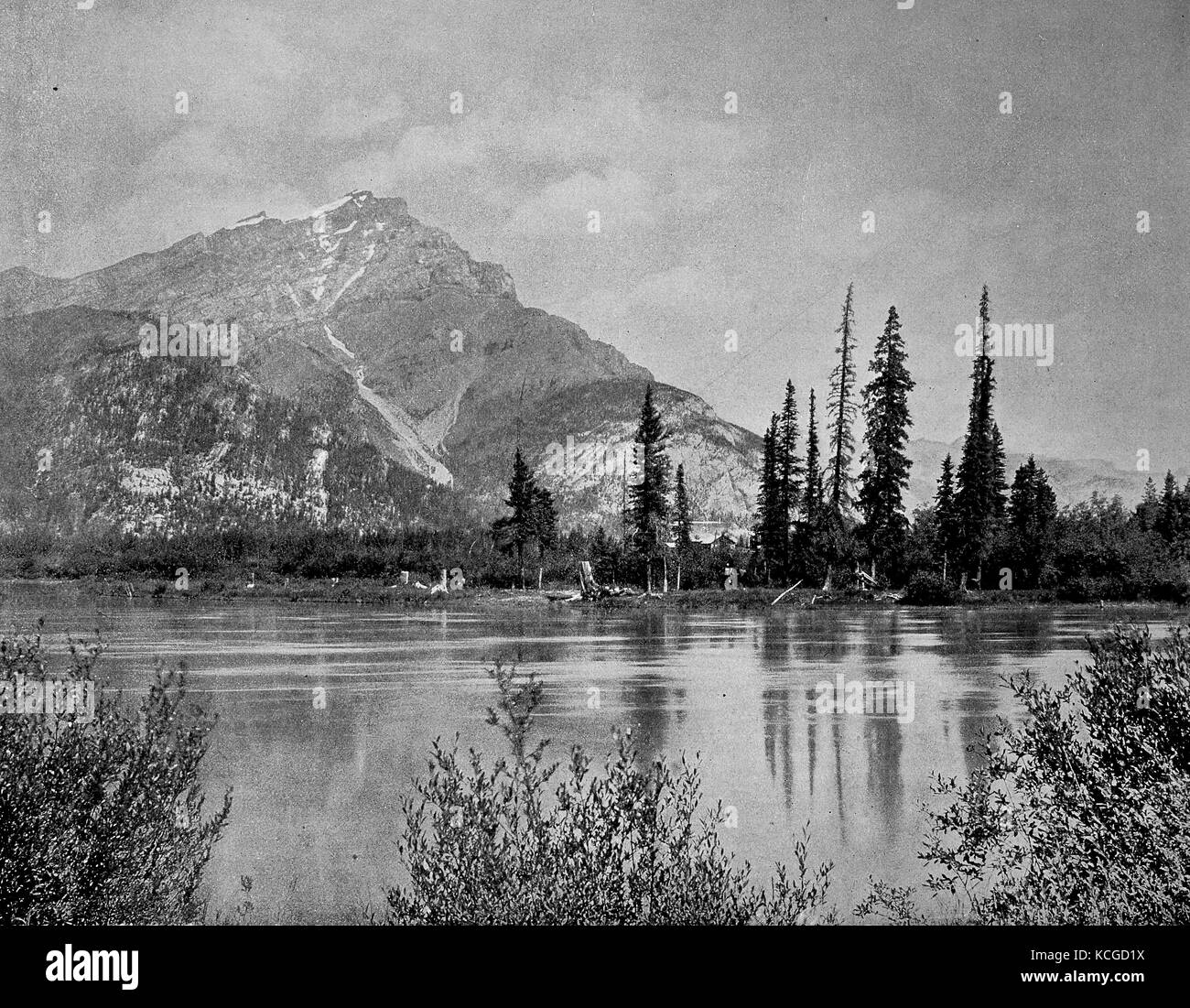 Cascade mountain banff Black and White Stock Photos & Images - Alamy
