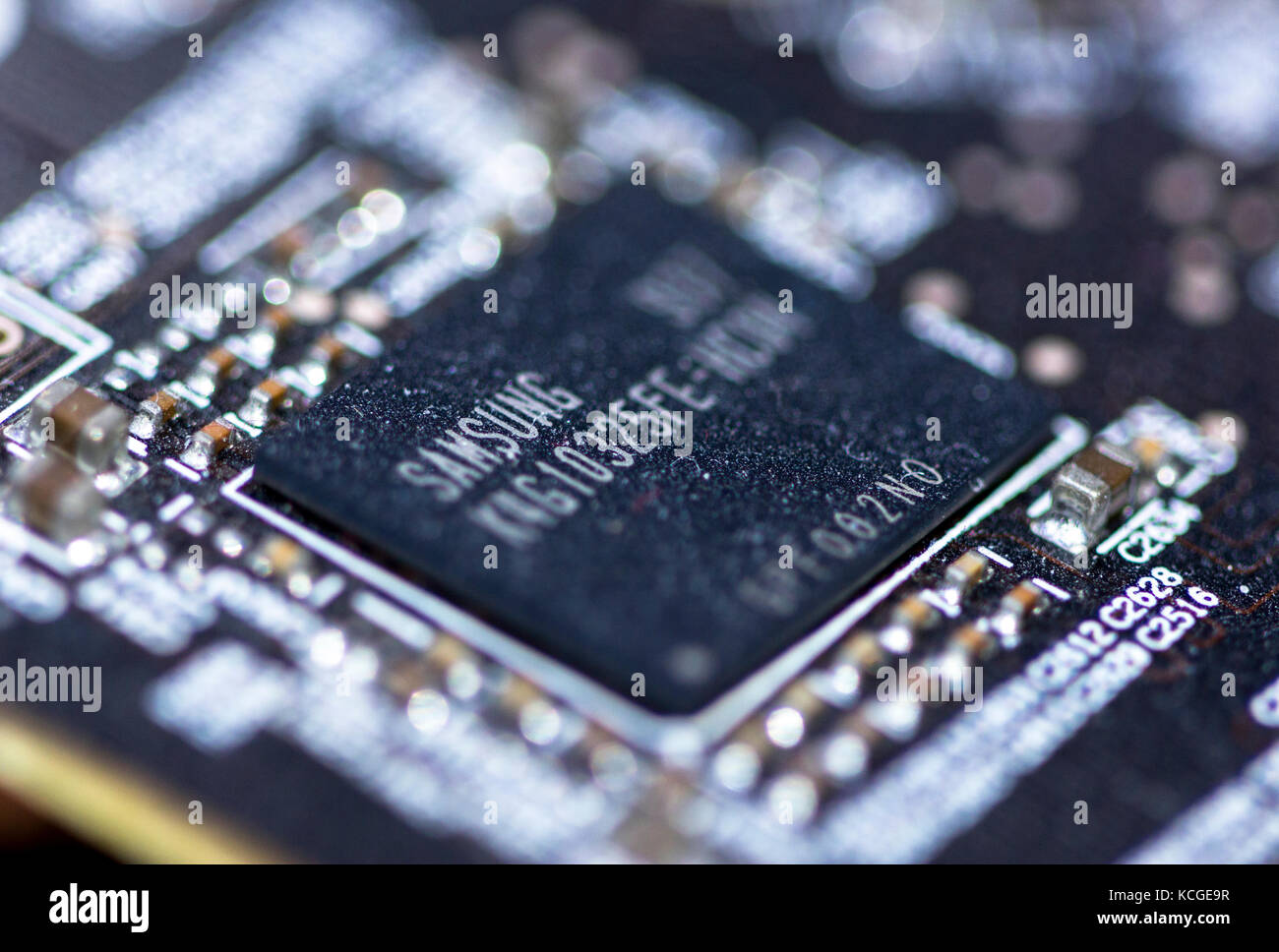 Dirty samsung hi-res stock photography and images - Alamy