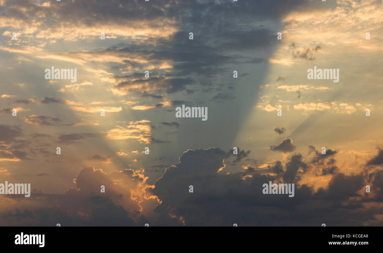 God beams hi-res stock photography and images - Alamy