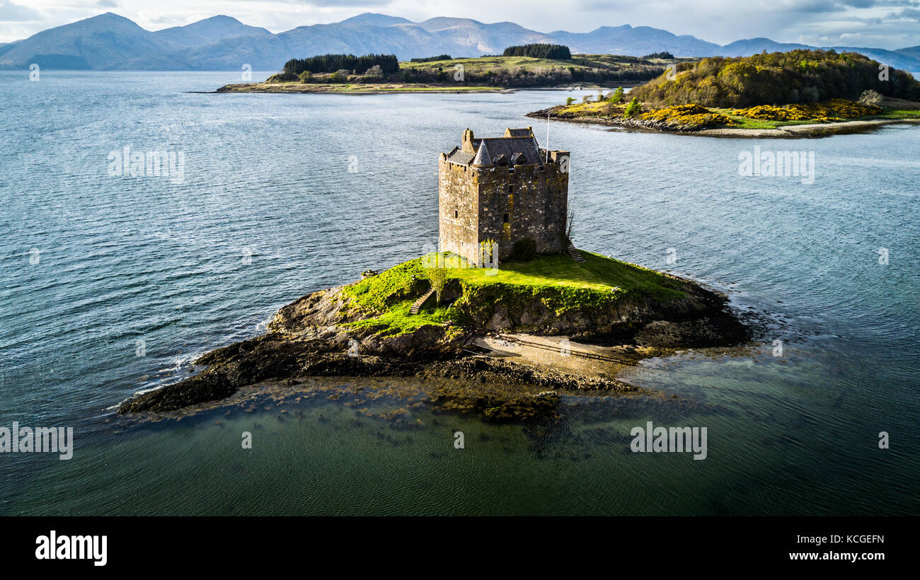 Castle Stalker Scotland Stock Photos & Castle Stalker Scotland Stock ...