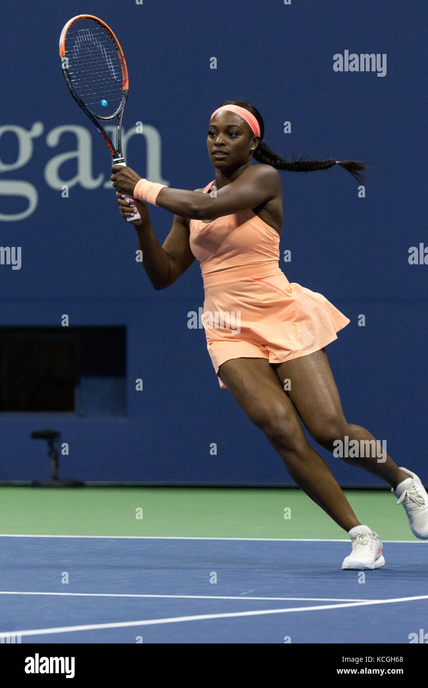 Female black tennis player hi-res stock photography and images - Alamy