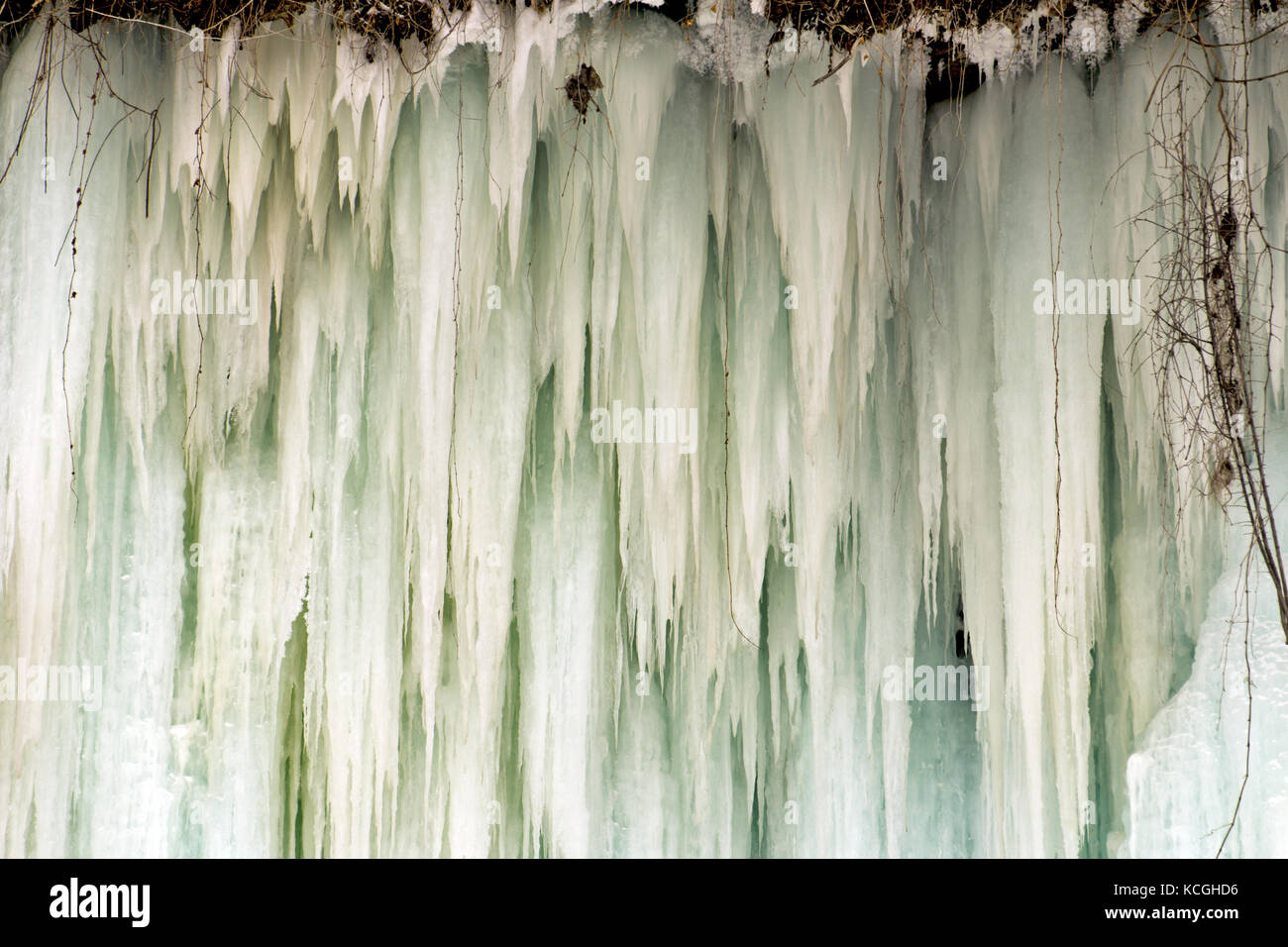 Layers of ice at Minnehaha Falls in Winter Stock Photo - Alamy