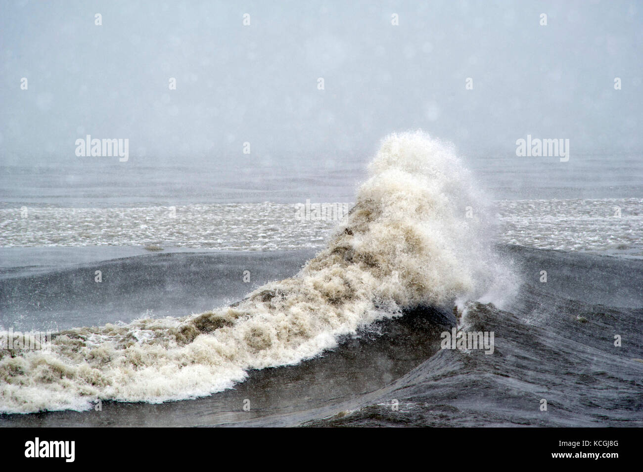 Storm on lake hi-res stock photography and images - Alamy