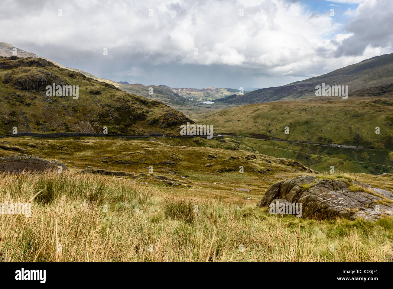 View from Miners track route near Pen-Y-Pass in mountains of Snowdonia ...