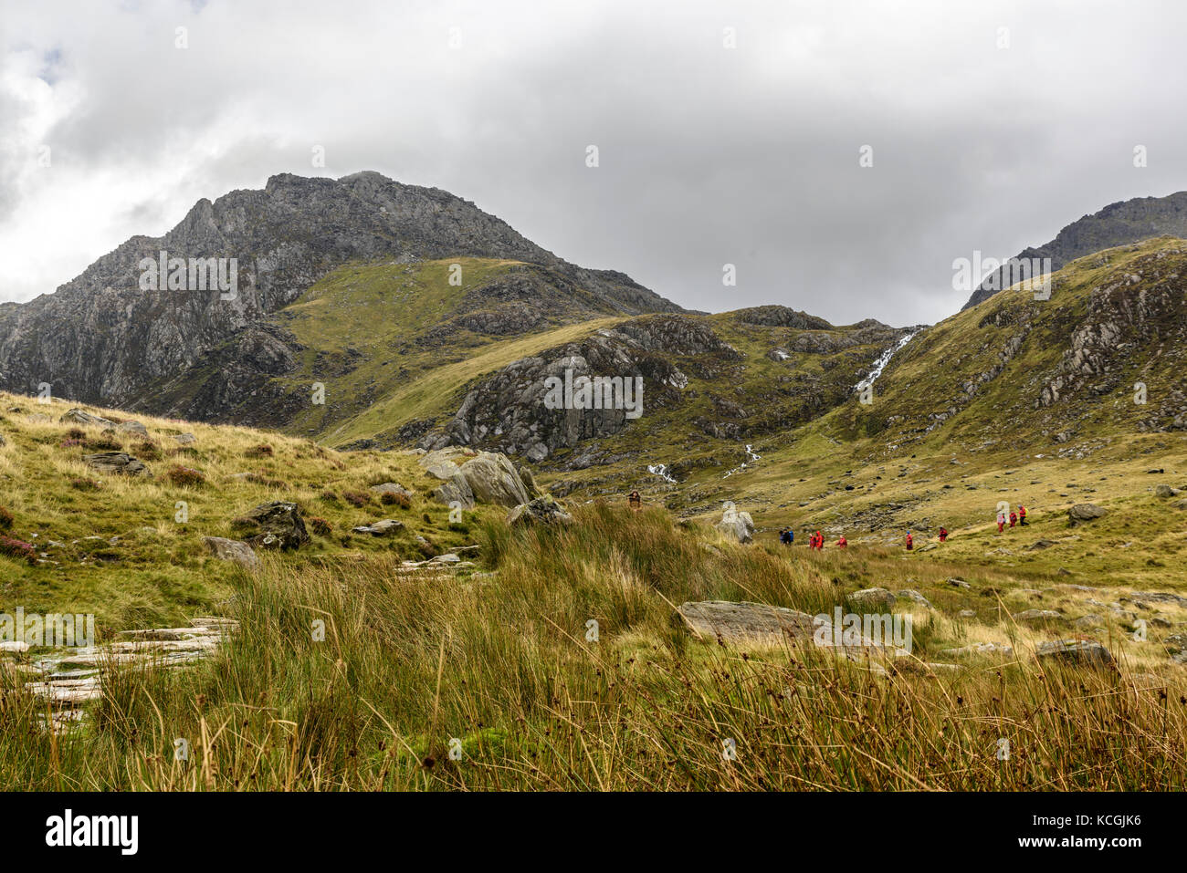 Cwm Idwal trail from Ogwen Cottage Stock Photo - Alamy