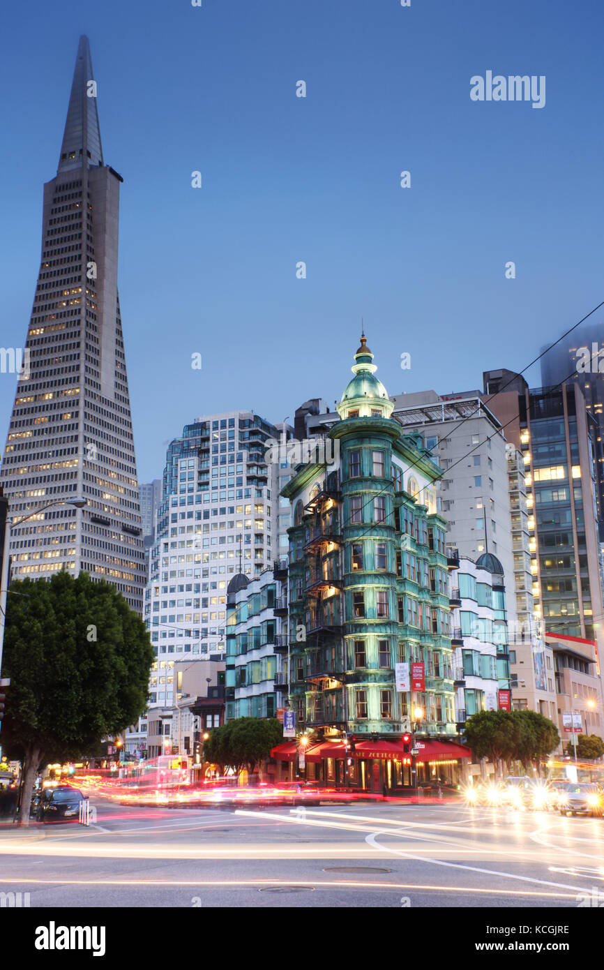 San francisco tallest building hi-res stock photography and images - Alamy