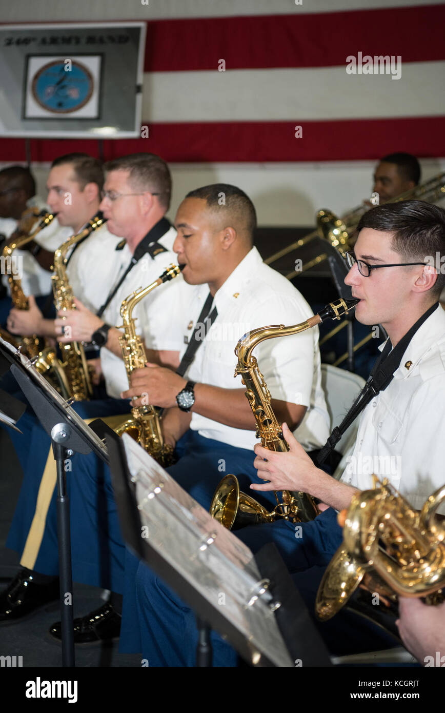 U.S. Soldiers with the 246th Army Band, South Carolina National Guard ...