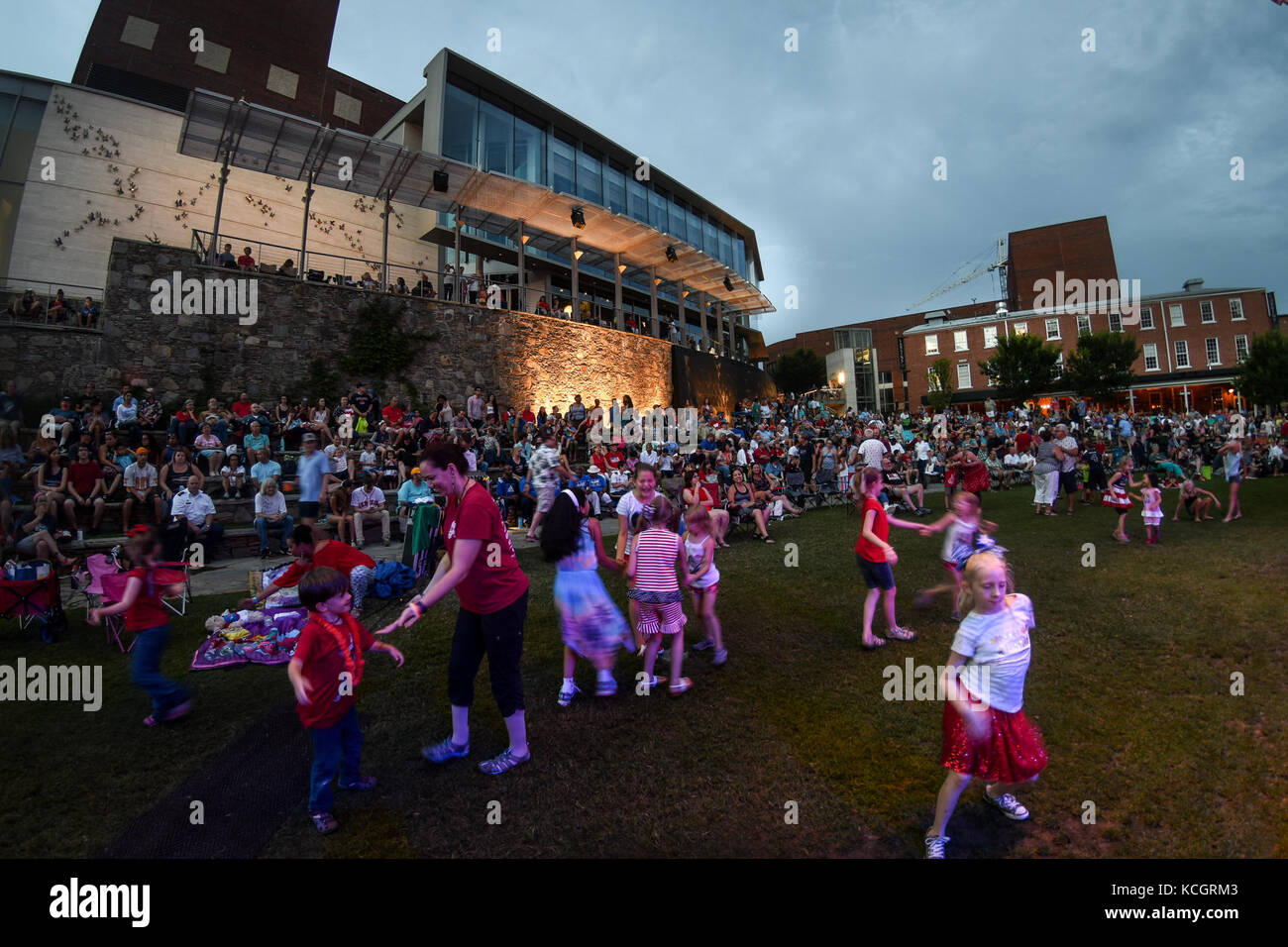 Amanda mayo hi-res stock photography and images - Alamy