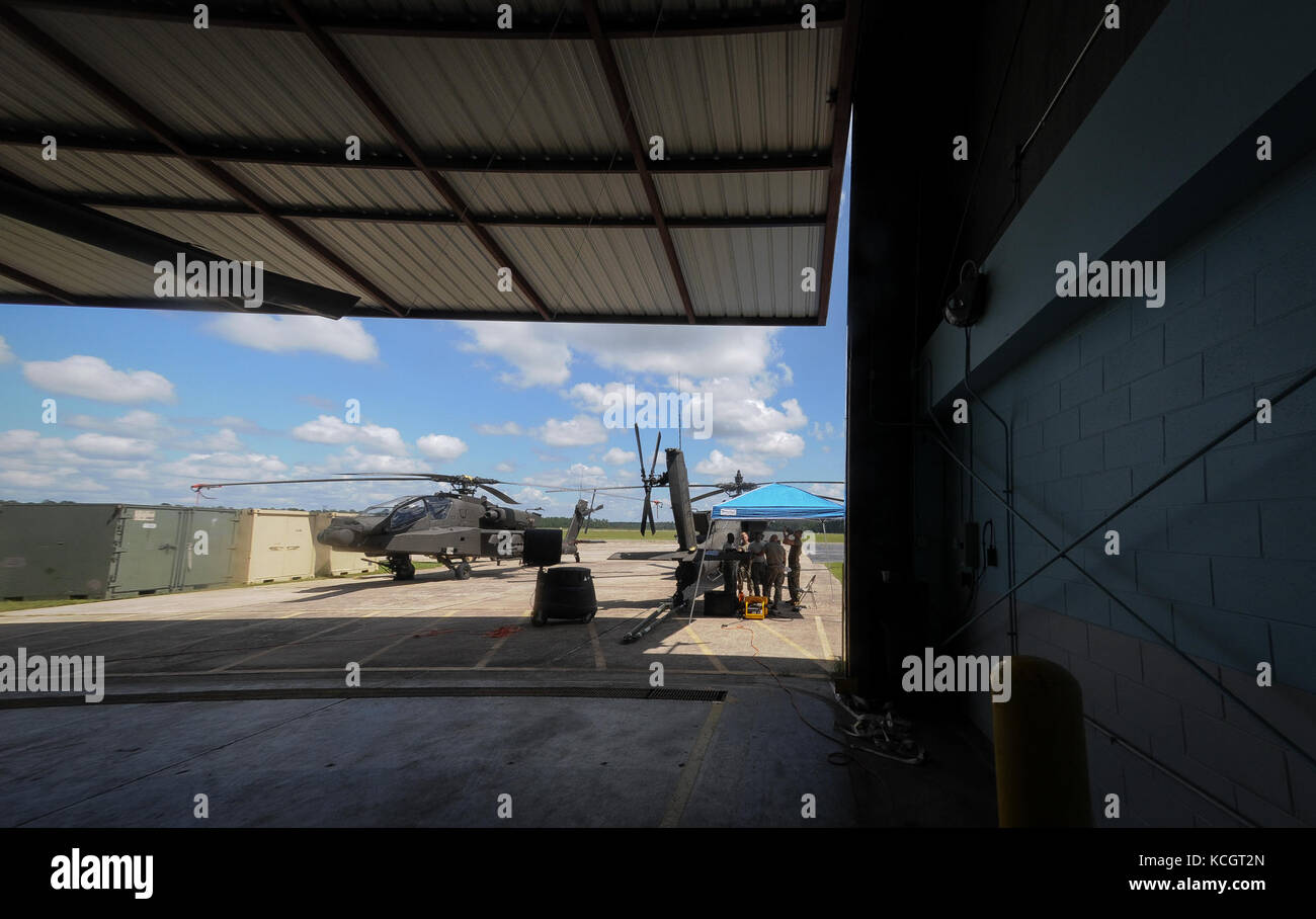 Soldiers with the 1-151st Attack Reconnaissance Battalion conduct ...