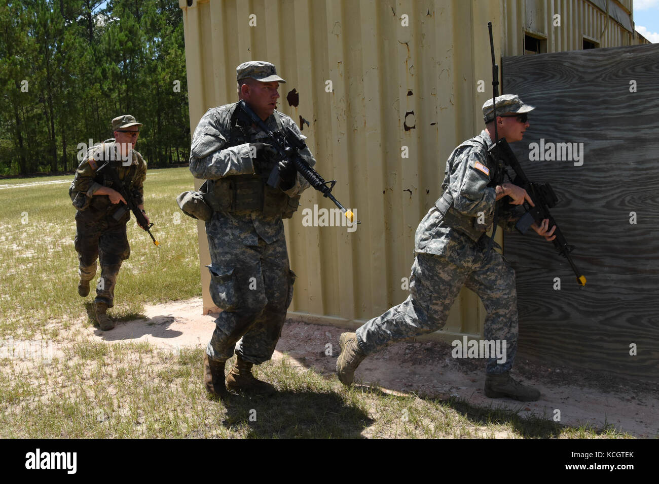 U.S. Army Soldiers with the Scout Platoon, Headquarters and ...