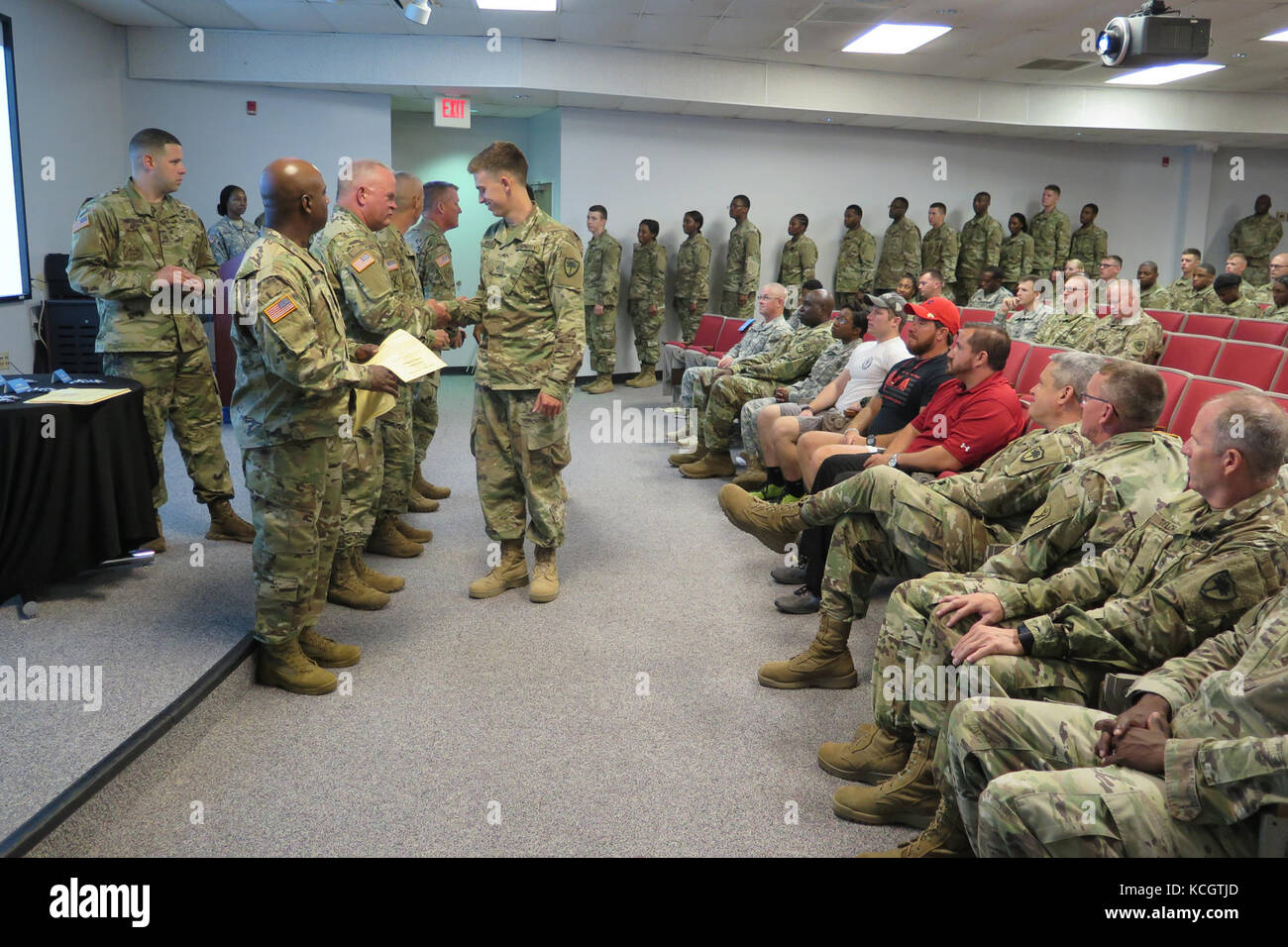 U.S. Soldiers from Recruiting and Retention Command who graduated their ...