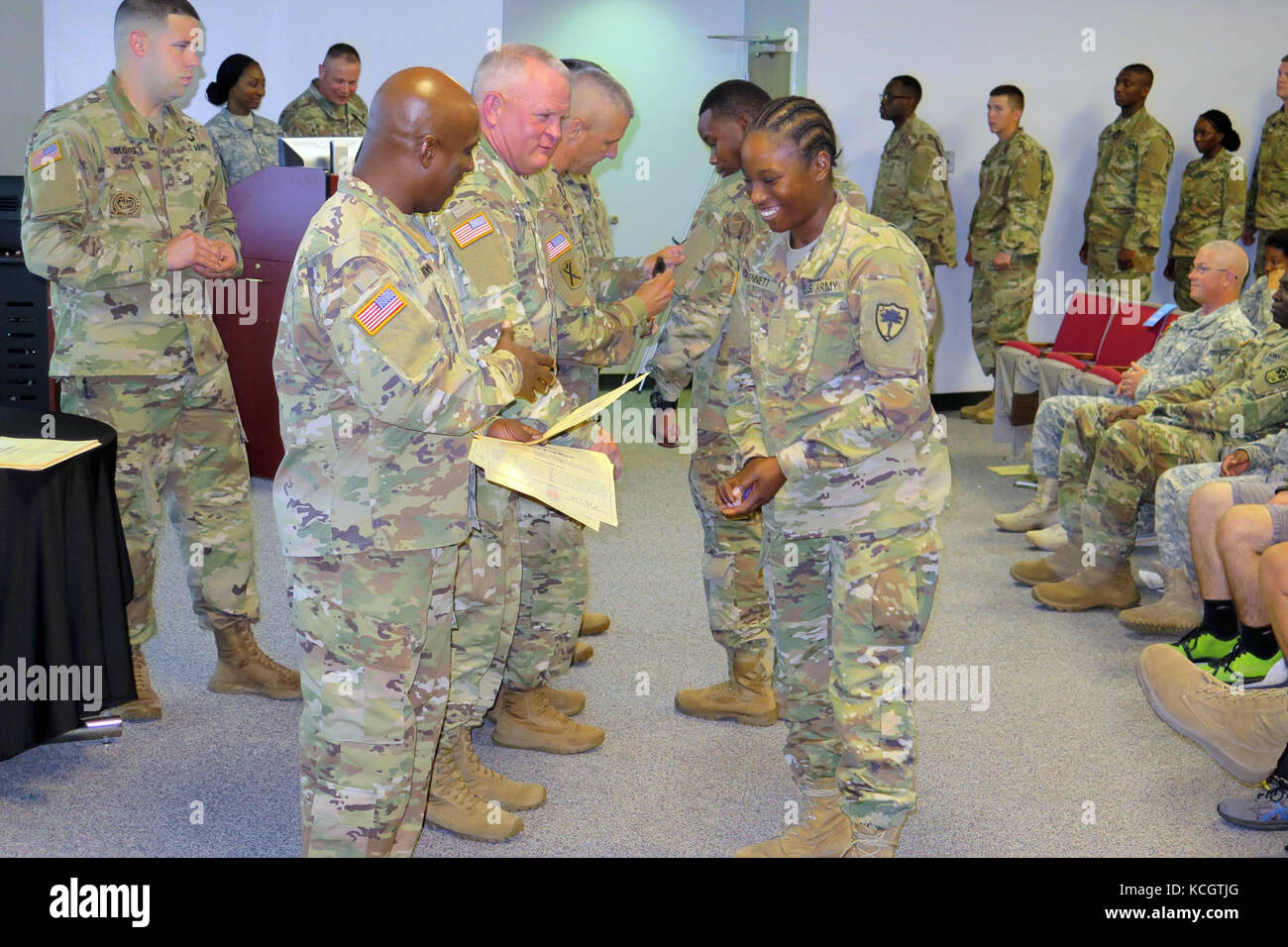 U.S. Soldiers from Recruiting and Retention Command who graduated their ...