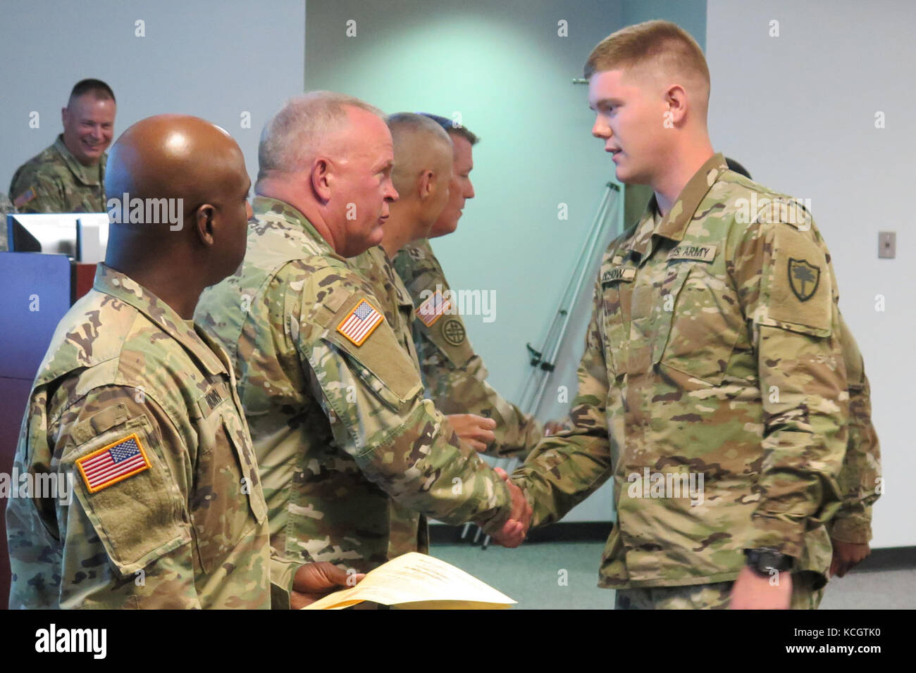 U.S. Soldiers from Recruiting and Retention Command who graduated their ...