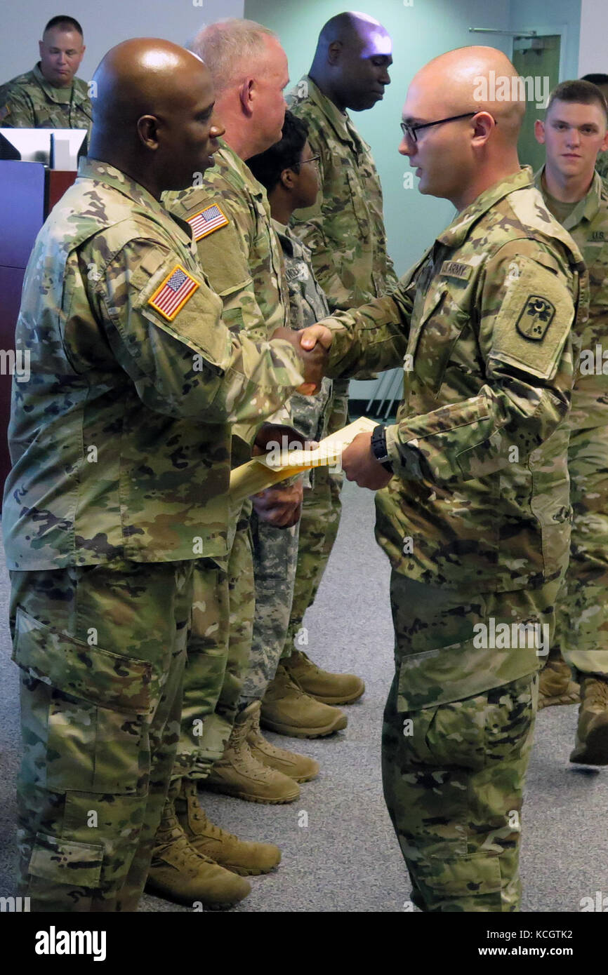 U.S. Soldiers from Recruiting and Retention Command who graduated their ...