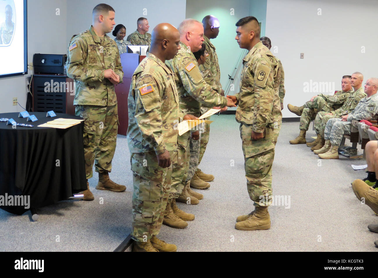 U.S. Soldiers from Recruiting and Retention Command who graduated their ...