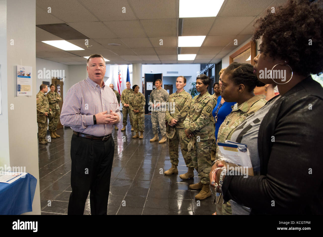 National guard members gather hi-res stock photography and images - Alamy