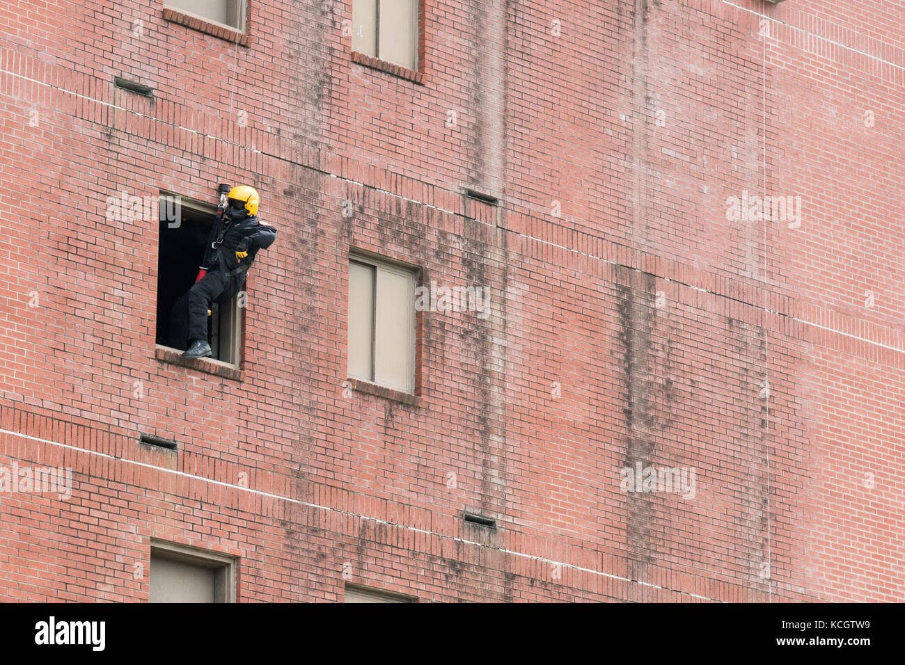 South Carolina National Guard Soldiers and fire department rescuers ...