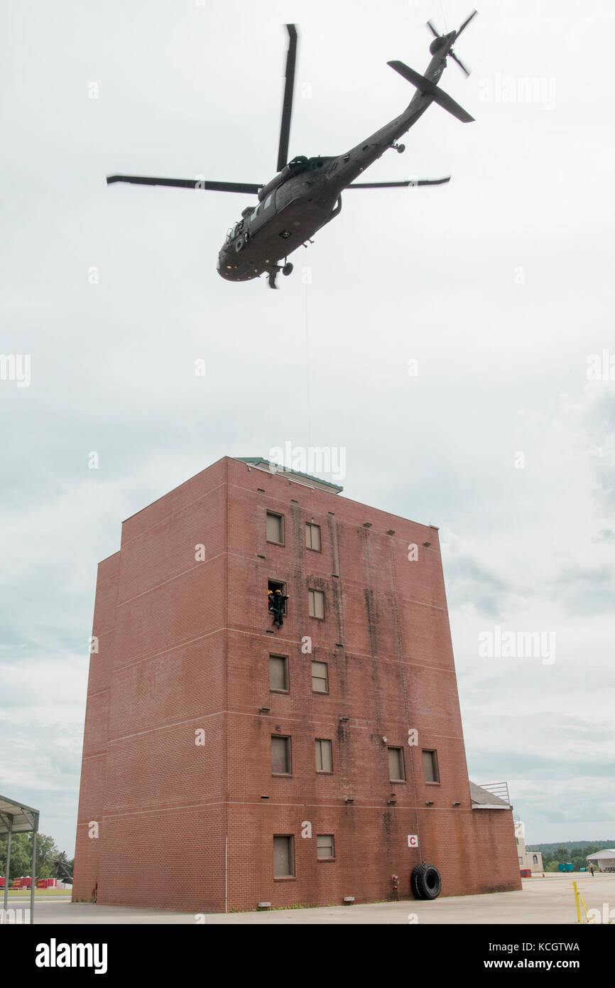 South Carolina National Guard Soldiers and fire department rescuers ...