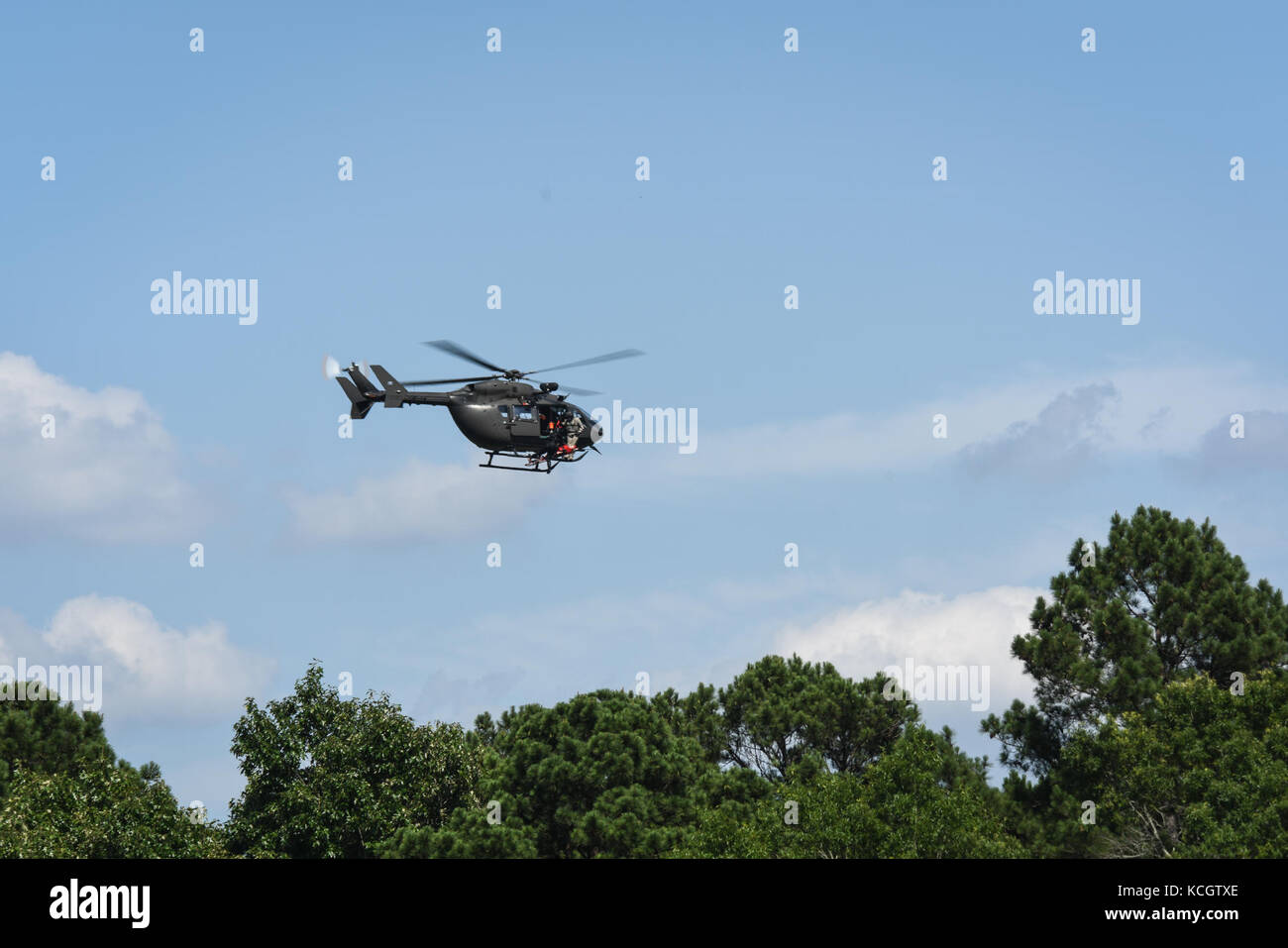 South Carolina National Guard Soldiers and fire department/EMS rescuers ...