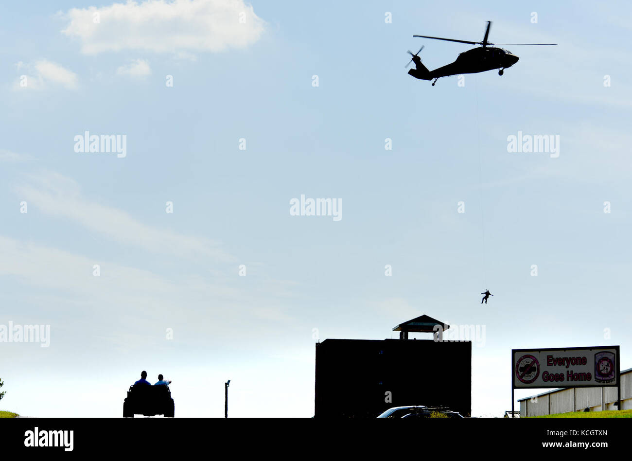 South Carolina National Guard Soldiers and fire department/EMS rescuers ...