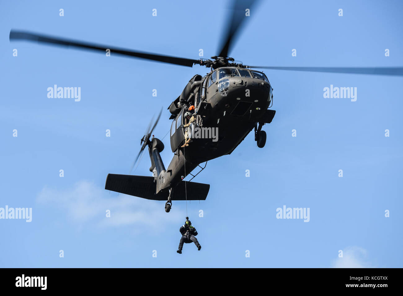 South Carolina National Guard Soldiers and fire department/EMS rescuers ...