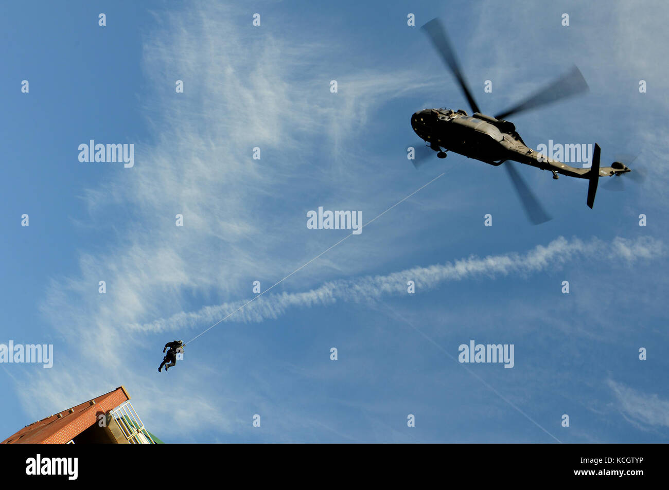 South Carolina National Guard Soldiers and fire department/EMS rescuers ...