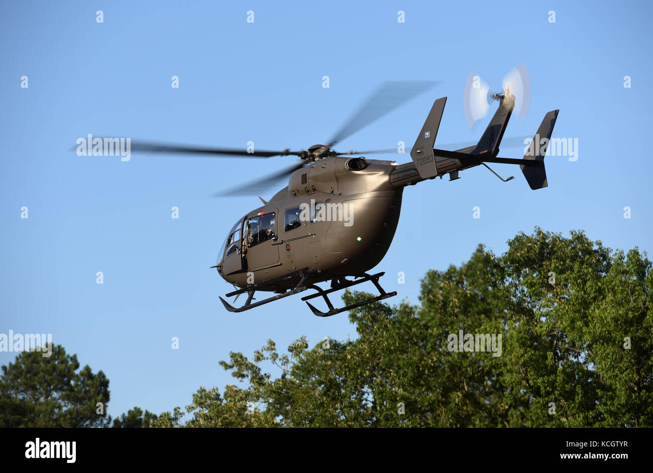 South Carolina National Guard Soldiers and fire department/EMS rescuers ...