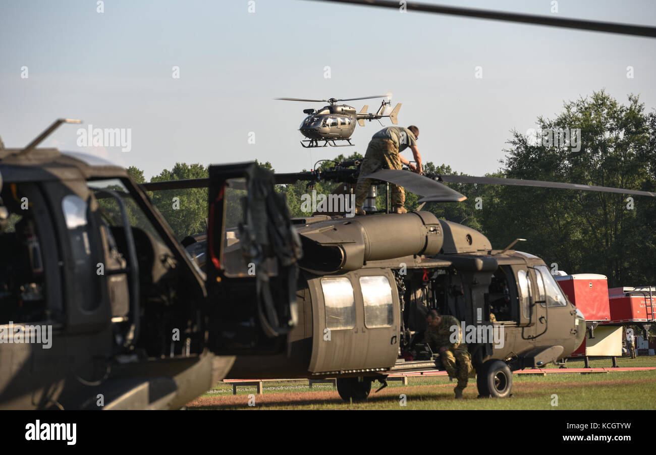 South Carolina National Guard Soldiers and fire department/EMS rescuers ...