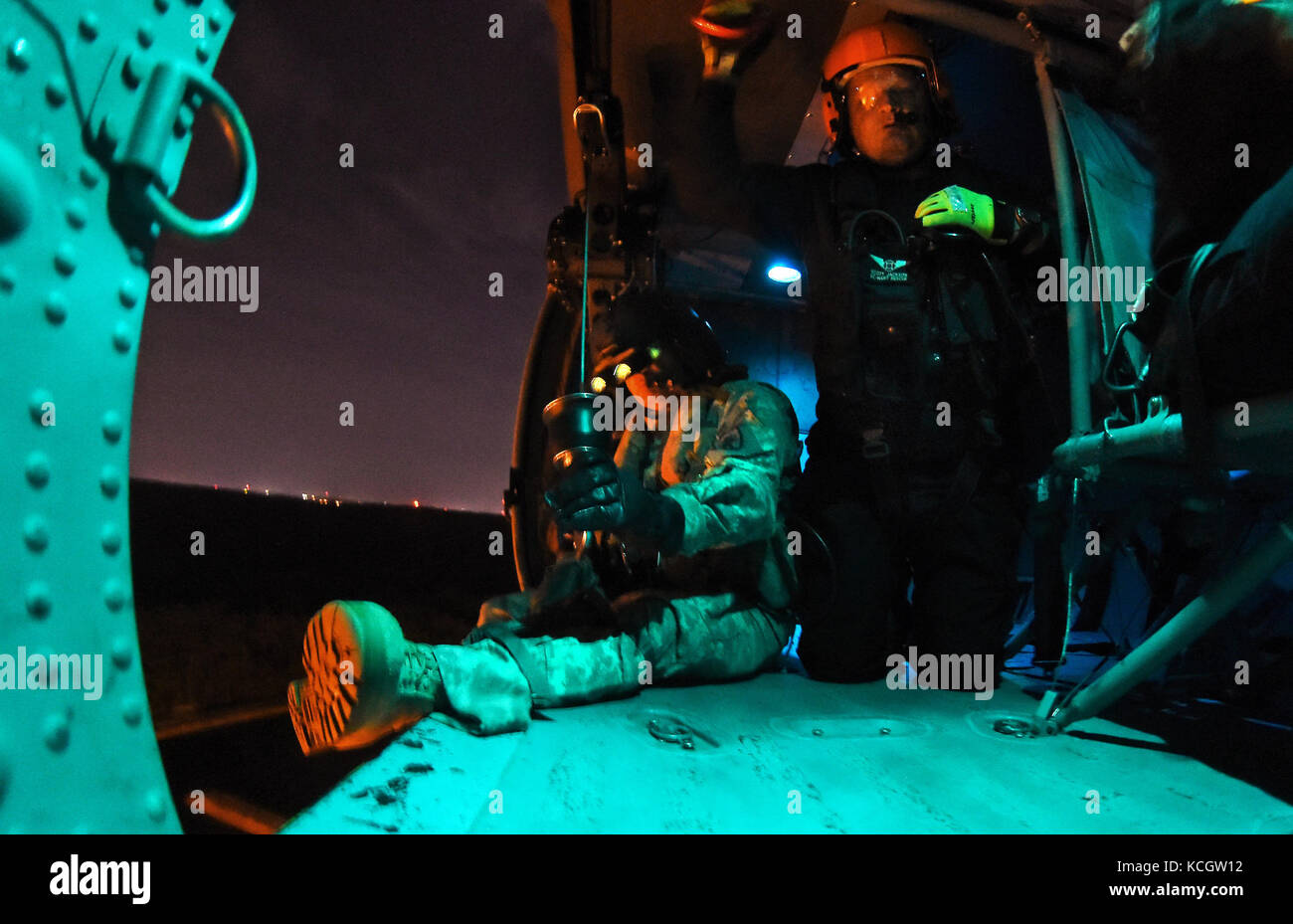 South Carolina National Guard Soldiers and fire department/EMS rescuers ...