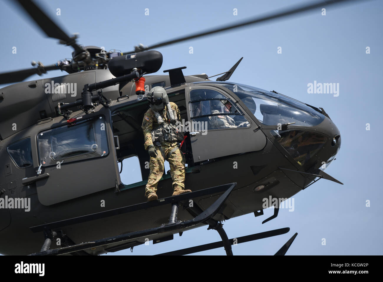 South Carolina National Guard Soldiers and fire department/EMS rescuers ...