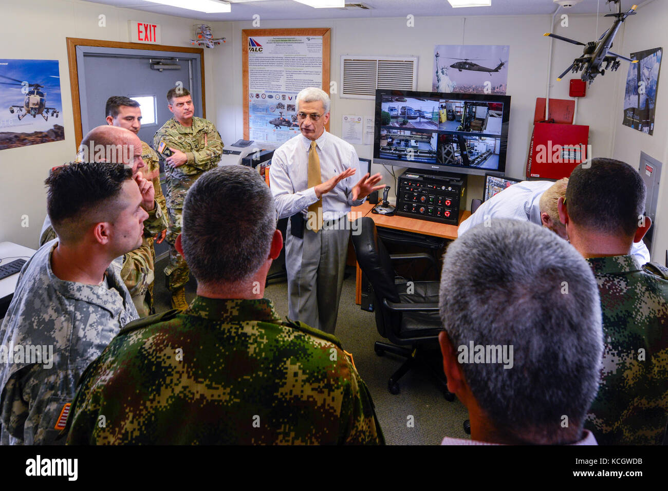 Colombian Army Maj. Gen. Nestor Rogelio Robinson, Columbian Army ...