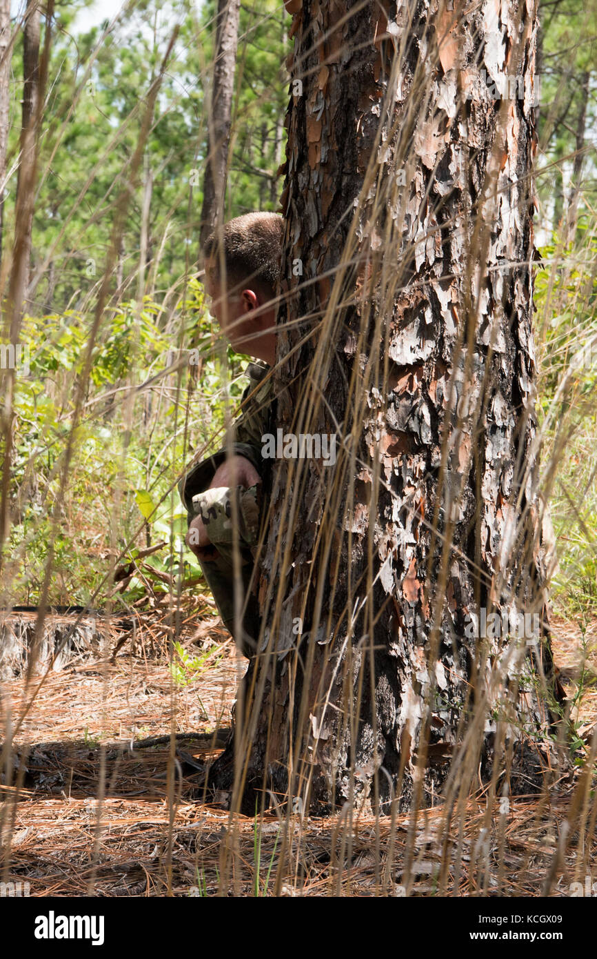 U.S. Army soldiers with the South Carolina National Guard's 1-151 ...