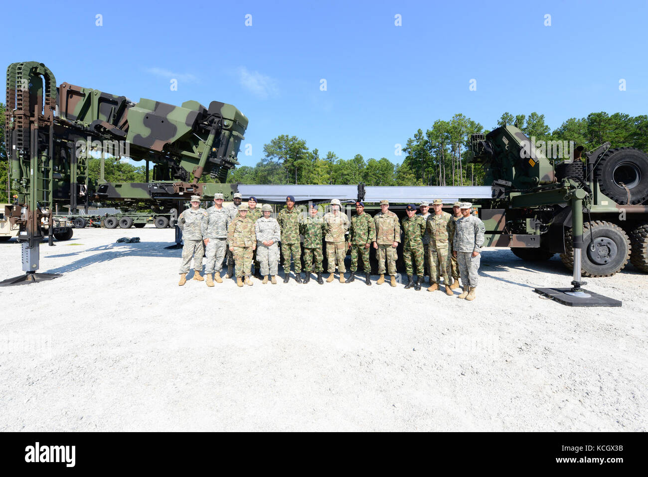 Colombian Army engineers learn about the dry support bridge, bridging ...