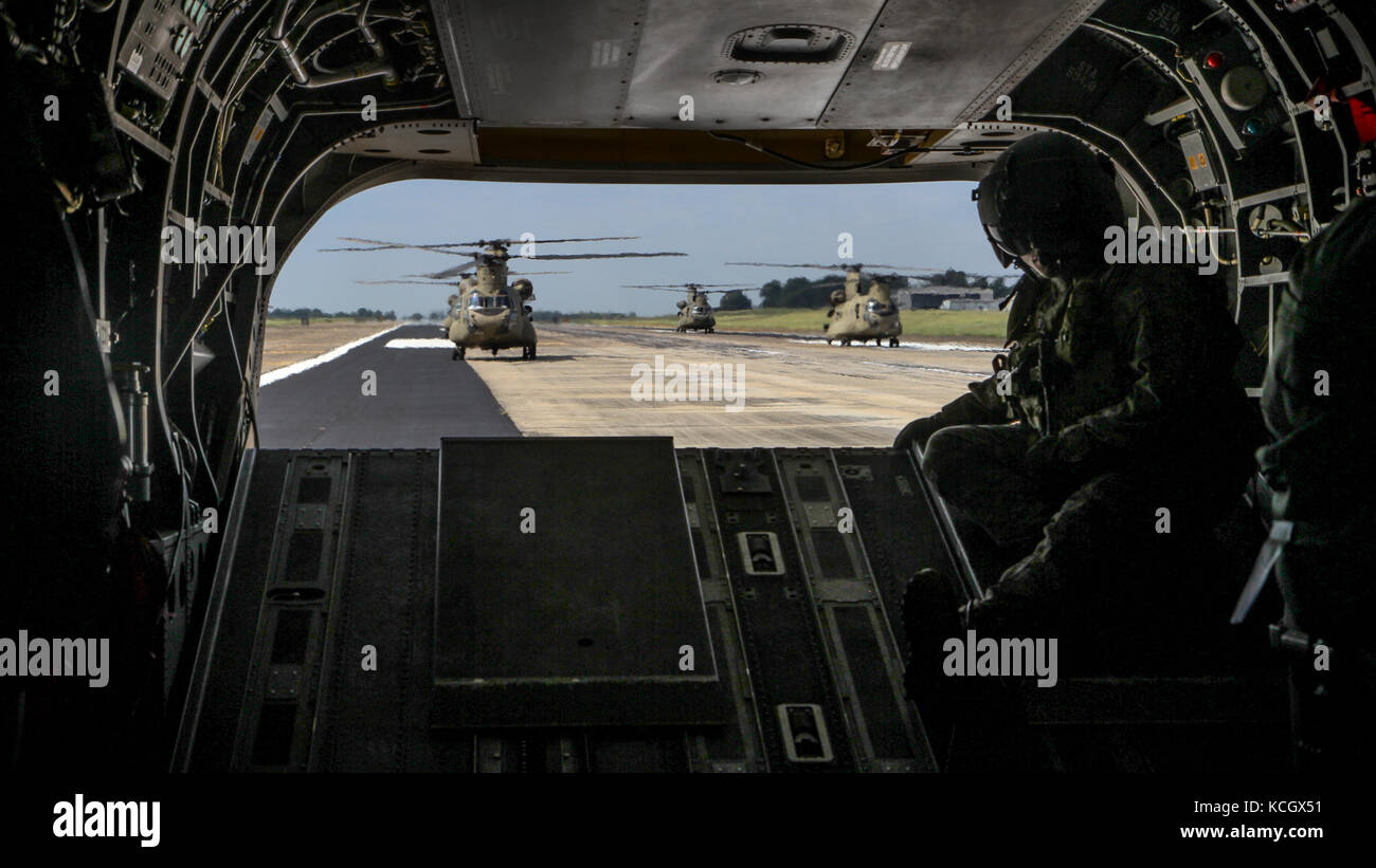 A formation of six S.C. Army National Guard CH-47F Chinook heavy-lift ...
