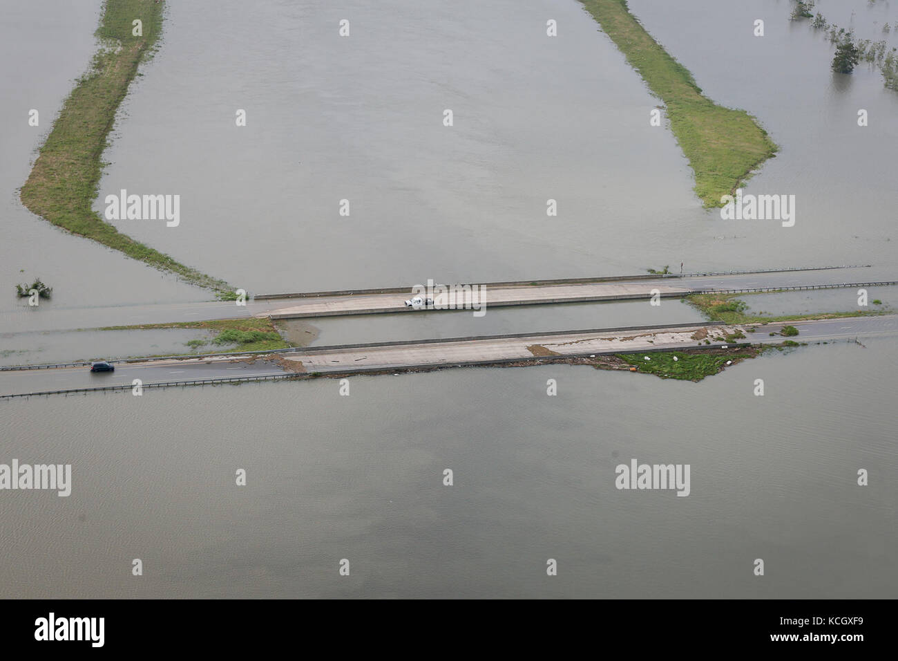 Members of the South Carolina's Helicopter Aquatic Rescue Team (SC-HART ...