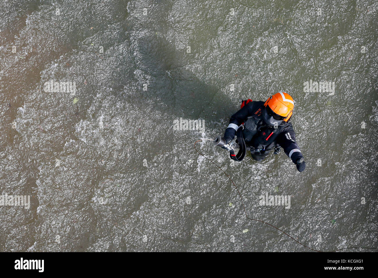 Members of the South Carolina's Helicopter Aquatic Rescue Team (SC-HART ...