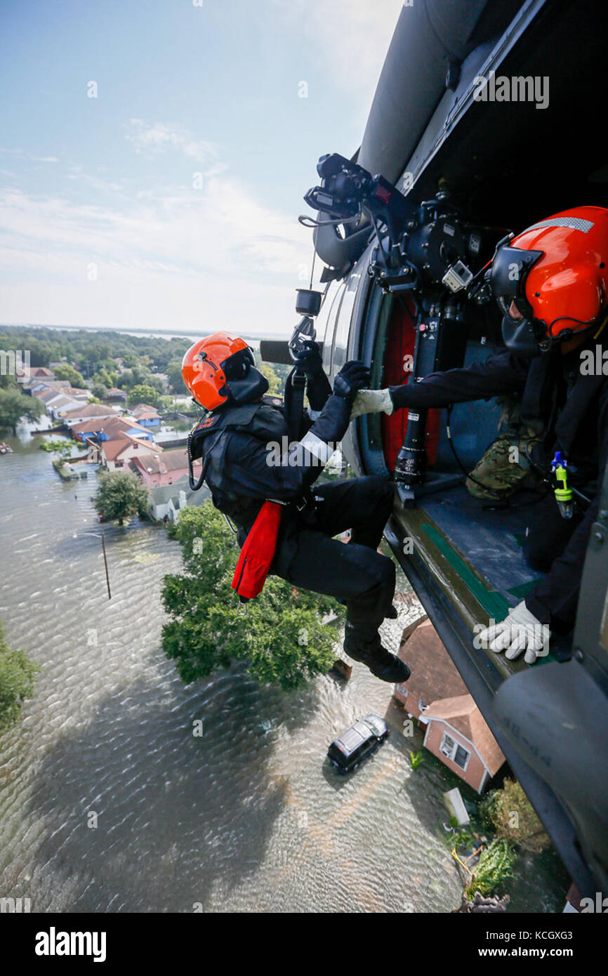 Members of the South Carolina's Helicopter Aquatic Rescue Team (SC-HART ...