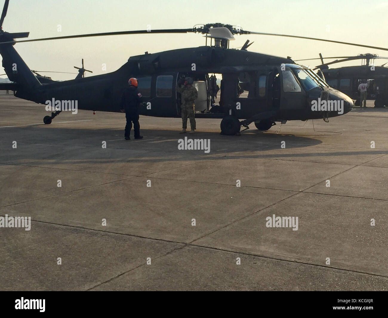 South Carolina Army National Guard Soldiers and civilian rescuers of ...