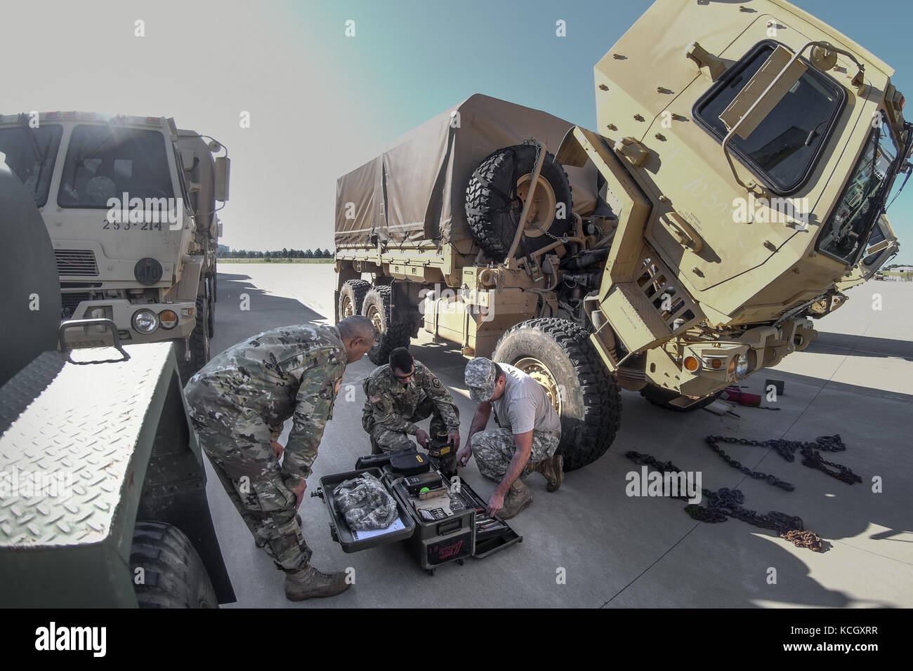 New Jersey National Guard Soldiers assigned to the 253rd Transportation ...