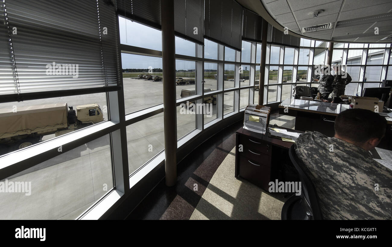 New Jersey National Guard Soldiers assigned to the 253rd Transportation ...
