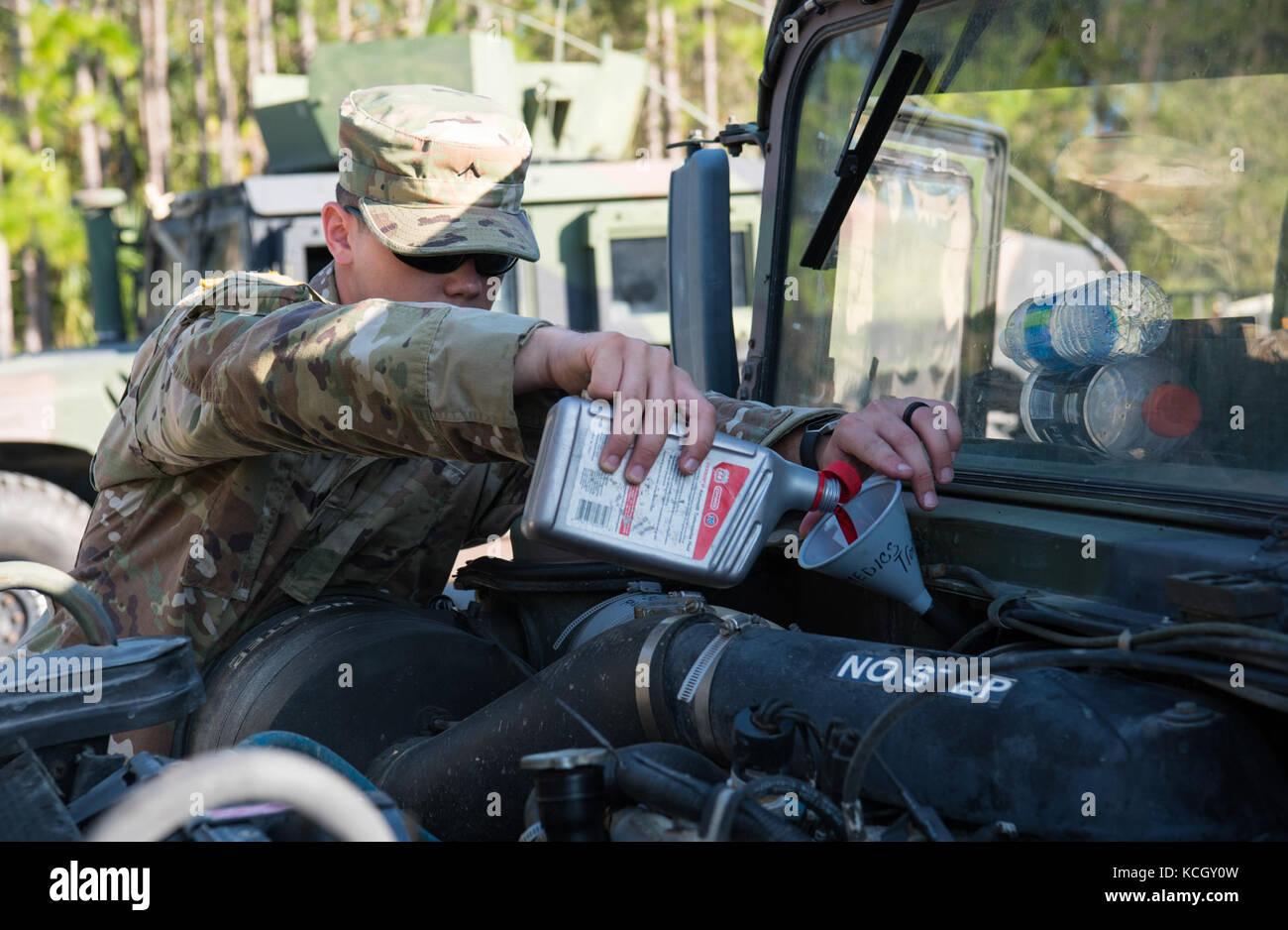 A U.S. Army Soldier from the South Carolina Army National Guard's 1 ...