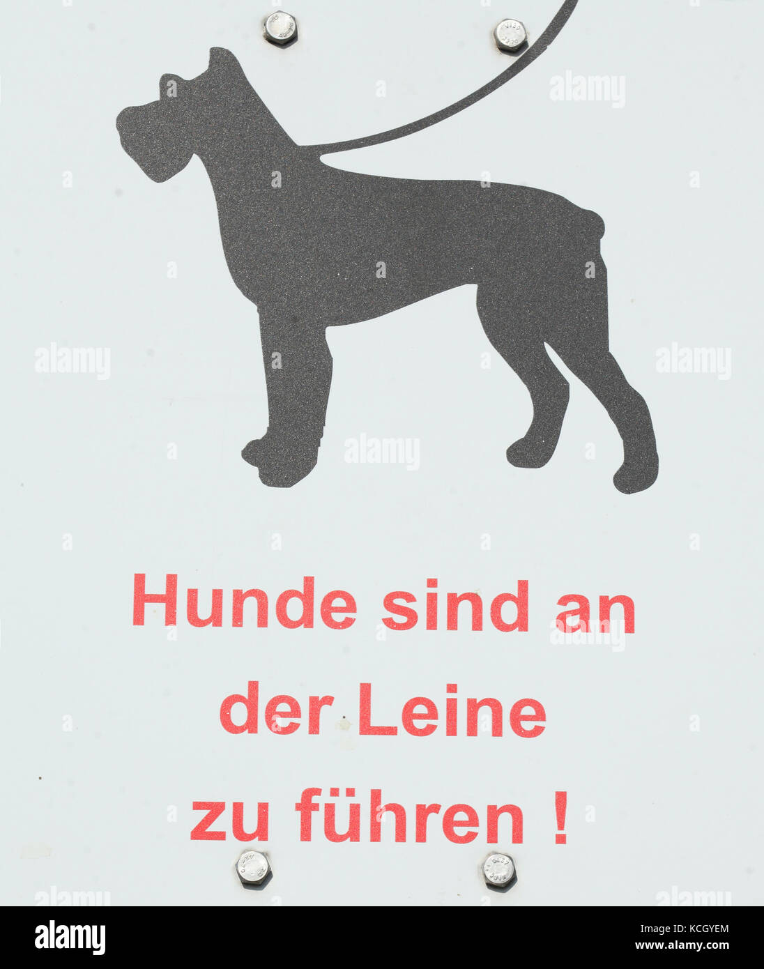 Sign dogs are to be led in the rope ( Hunde sind an der Leine zu führen ...